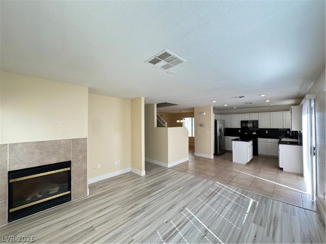 5640 woods crossing street 00