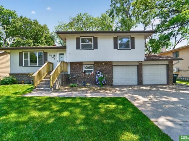 5641 Blackwell Dr, Omaha, NE 68137