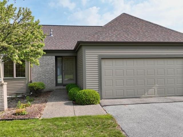 5643 Firethorne Dr, Bay City, MI 48706