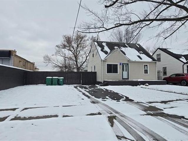 5643 Gilman St, Garden City, MI 48135