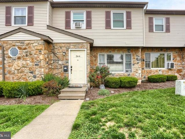 564 E Linden St, Fleetwood, PA 19522