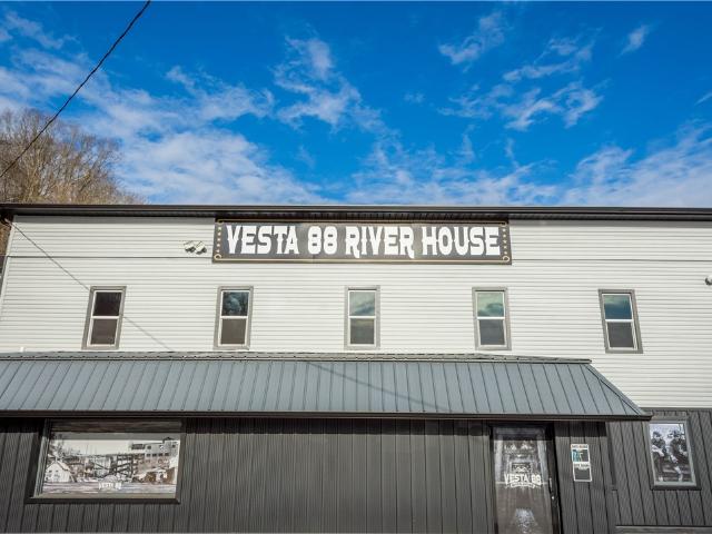 564 Front St