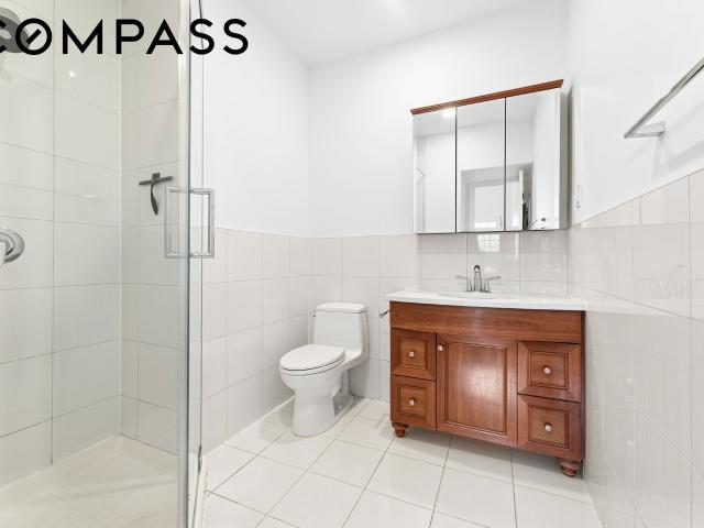 564 Henry Street 3
