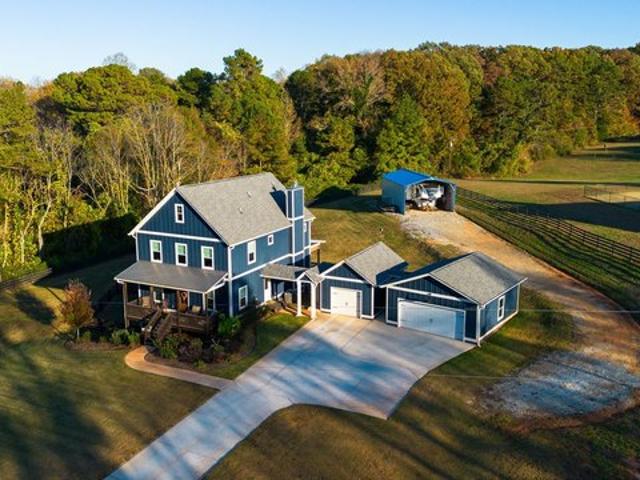 564 Old Airport Rd, Commerce, GA 30530