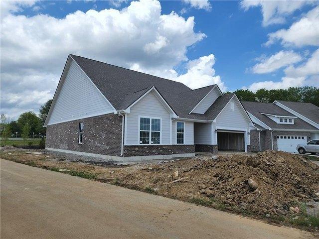 564 Lanai Ln, Greenwood, IN 46143