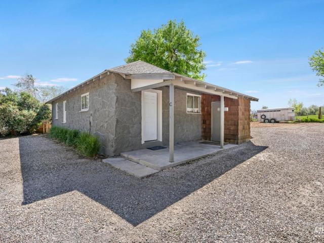 564 S Blue Lakes Blvd