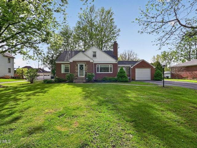 564 S Lallendorf Rd, Oregon, OH 43616