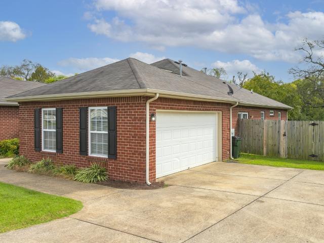 564 Rose Cottage Cir
