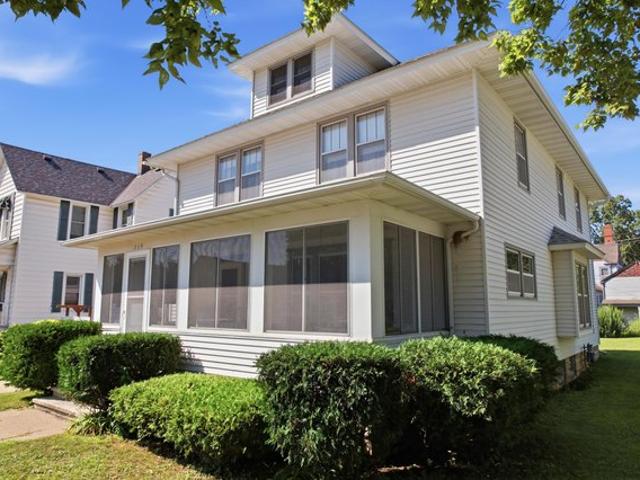 564 Wabasha St W, Winona, MN 55987