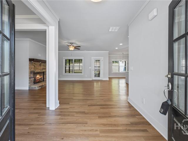 564 White Oak Way