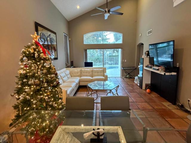 5655 La Quinta Ct, Lake Worth, FL 33463 | MLS #B26056