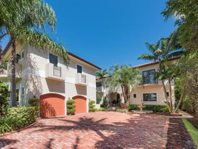 5655 Pine Tree Dr, Miami Beach, FL 33140