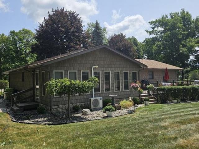 5655 Rough Ct, Gladwin, MI 48624