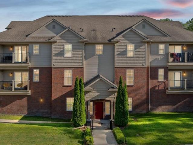 5656 Flagstaff Pines Dr Apt 401, Shelby Township, MI 48317