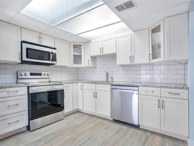 5656 Royal Pine Blvd, Unit 27, Orlando, FL 32807 | MLS #O6384 | Compass