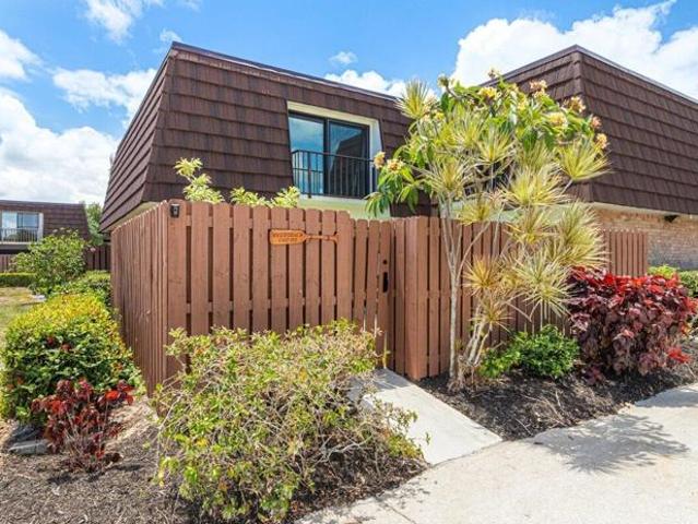 5656 SE Riverboat Dr, Stuart, FL 34997