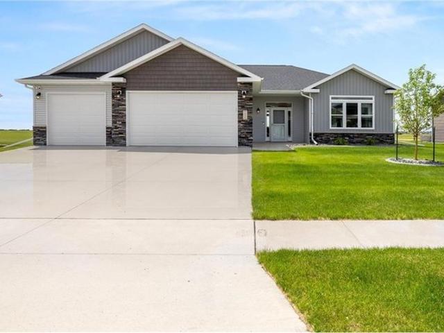 5659 43rd St S, Fargo, ND 58104