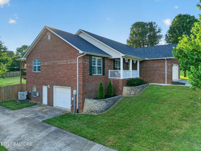 5652 J Riley West Drive