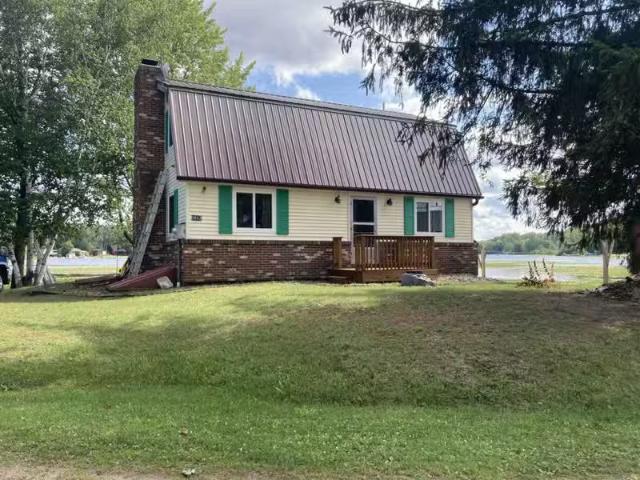 5652 LAKESIDE DR, GLADWIN, MI 48624 Single Family Residence Fo.