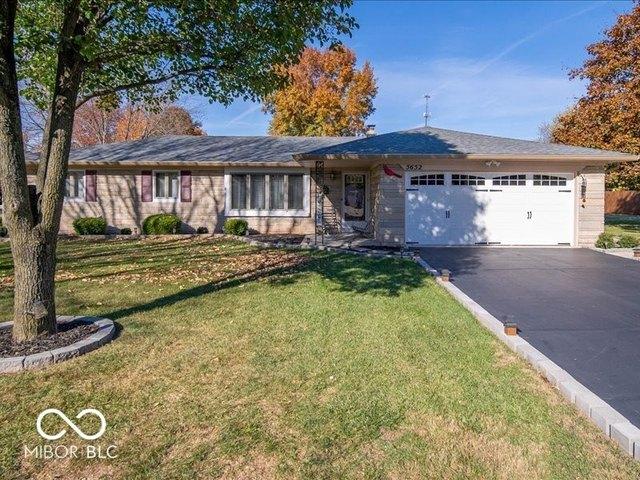 5652 Steven Dr, Greenwood, IN 46142