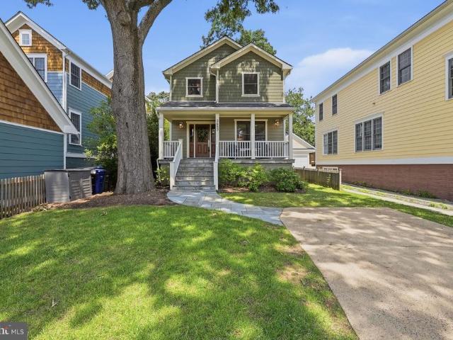 5653 7Th Street N