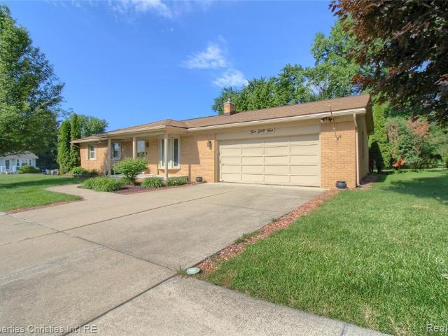 565 Center Ridge