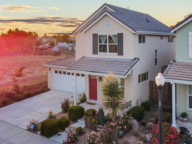 565 Charles Bradley Way, Sacramento, CA 95838