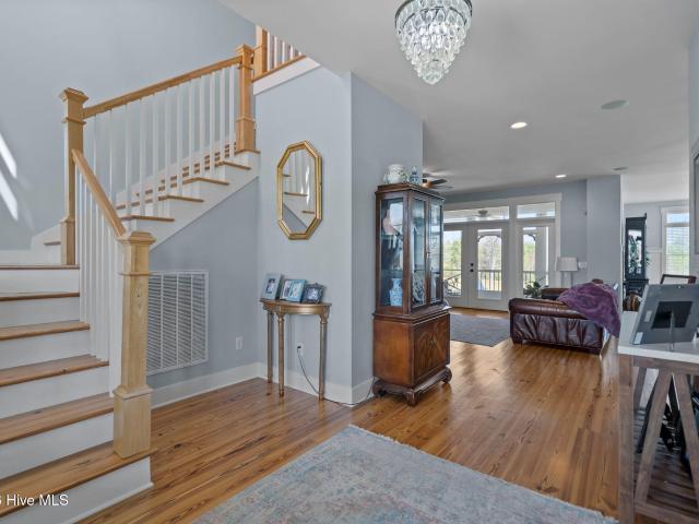 565 Alden Drive SE