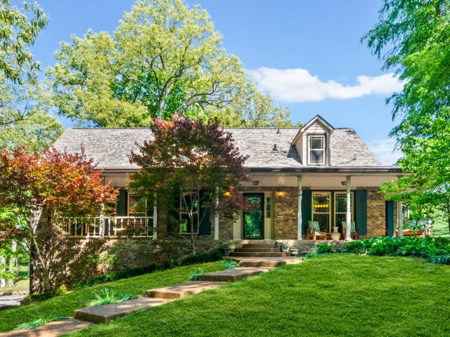 565 Arlington Pl