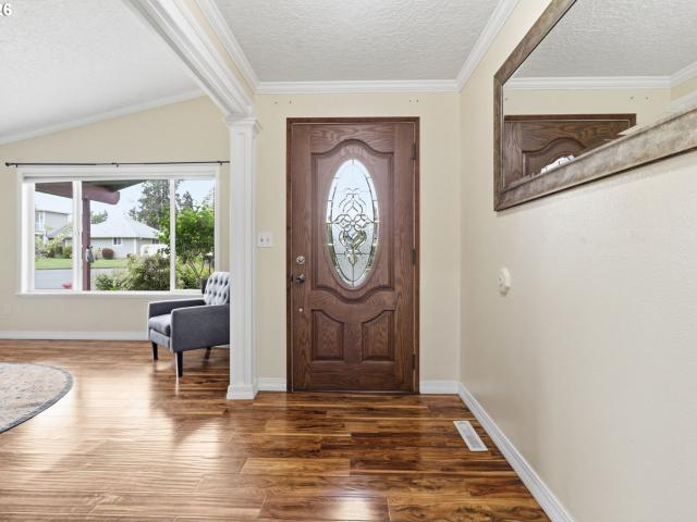 565 brown ct