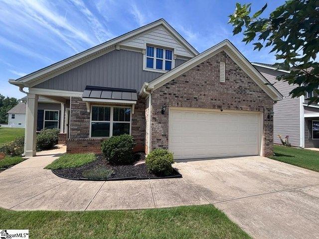 565 Goldstone Ln, Boiling Springs, SC 29316
