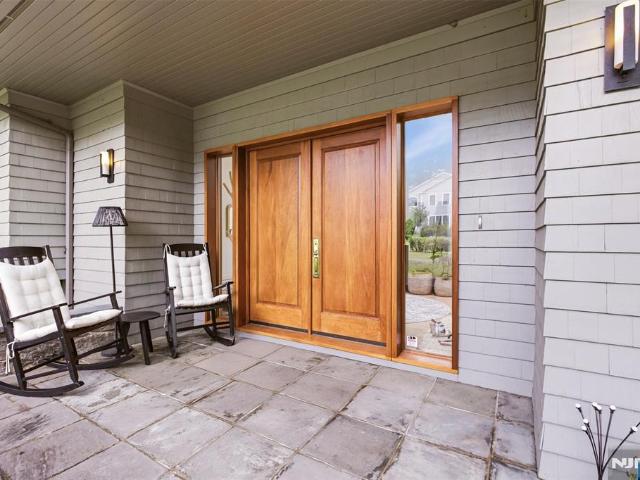 565 Green Lane