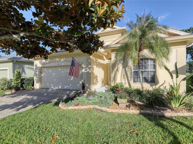 565 Greenleaf Ln, Titusville, FL 32780