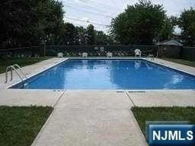 565 Grove St Apt A5, Clifton, NJ 07013
