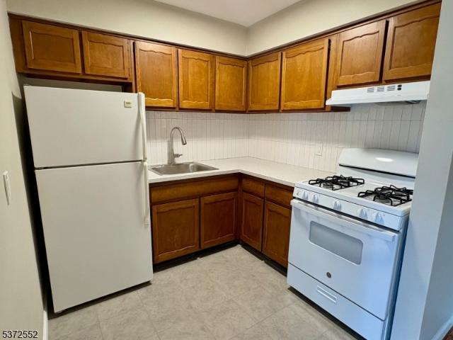 565 Grove St # B 10