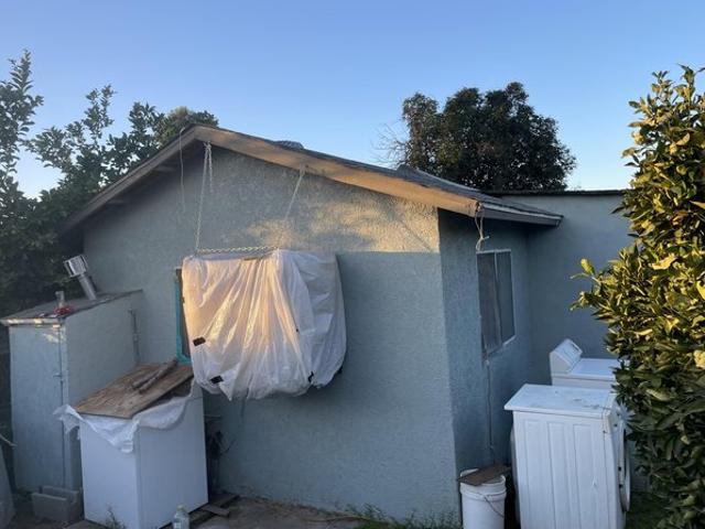 565 E Joanne Ave, Pixley, CA 93256