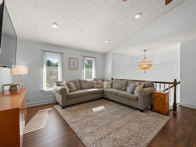 565 Kinsella Drive