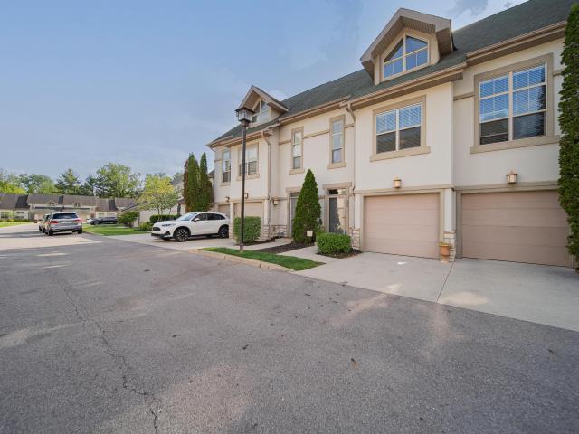 565 Jacob Close
