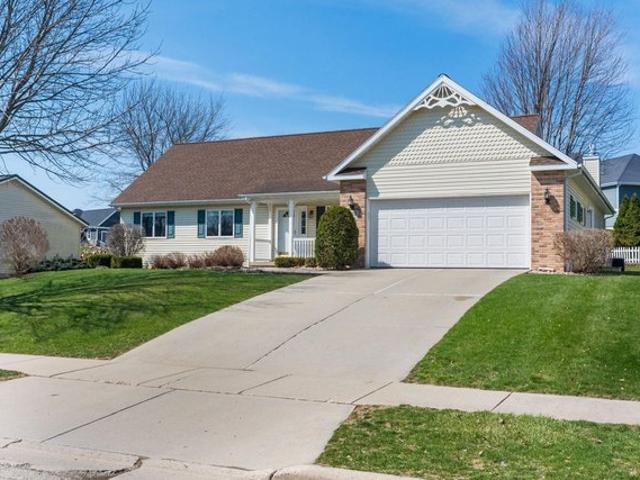 565 Oakwood Dr, Oregon, WI 53575