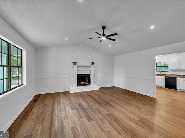 565 Lacebark Drive