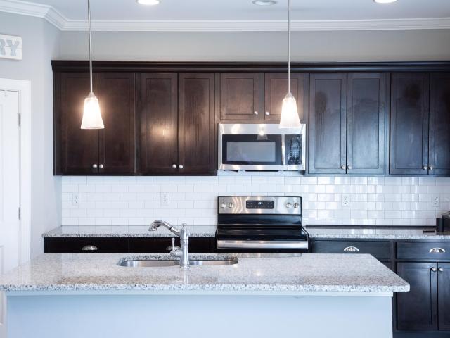 565 Lakeshore Cove Drive