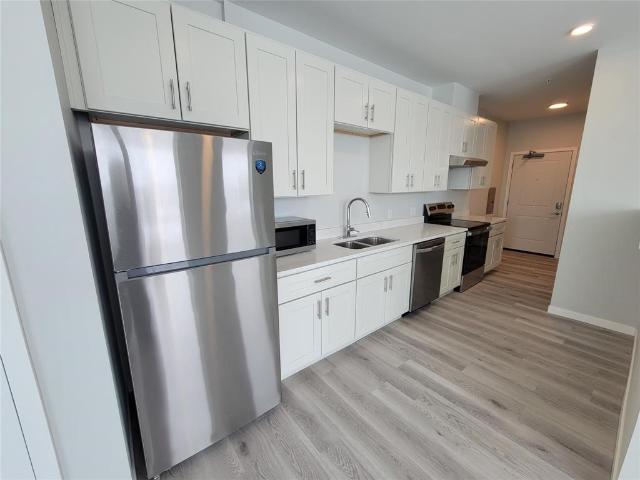 565 Market Street 402
