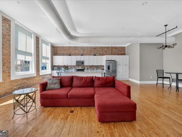 565 Poplar Street
