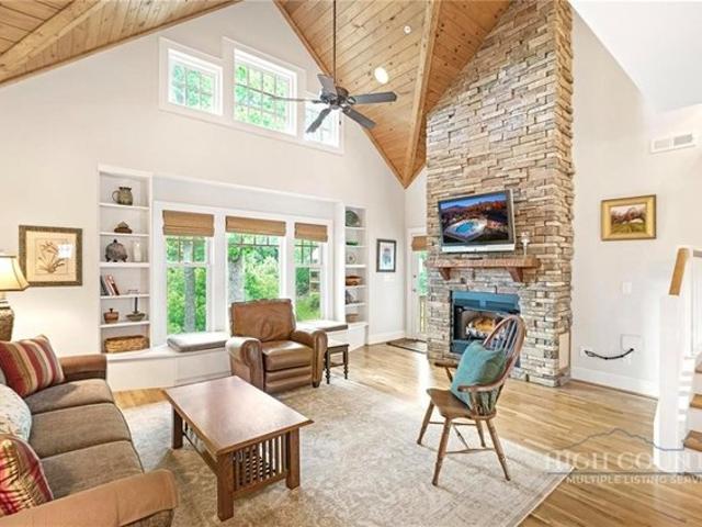 565 Peaceful Haven Dr Unit M4, Boone, NC 28607