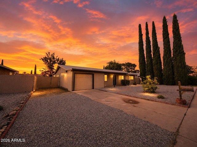 565 Raymond Dr, Sierra Vista, AZ 85635