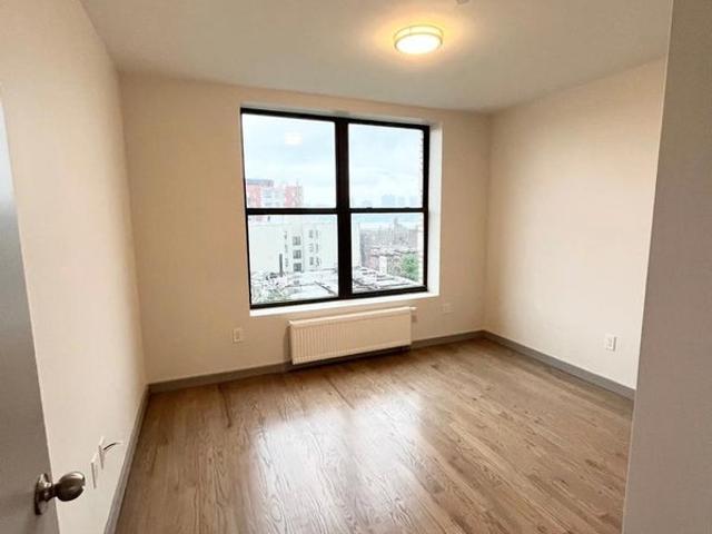 565 w 144 st Large room