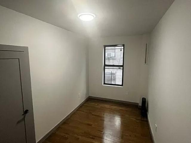 565 W 162 st Big $1075 room in brand new unit