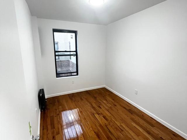 565 w 162 st LAST ROOM No Broker Fee W/D in unit