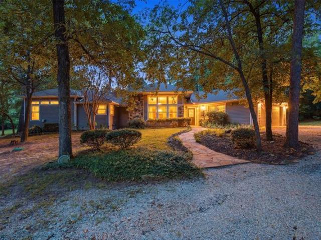 565 W Eldorado Dr, Scroggins, TX 75480
