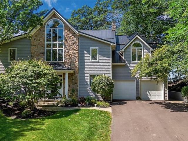 565 Wendt Dr, Angola, NY 14006